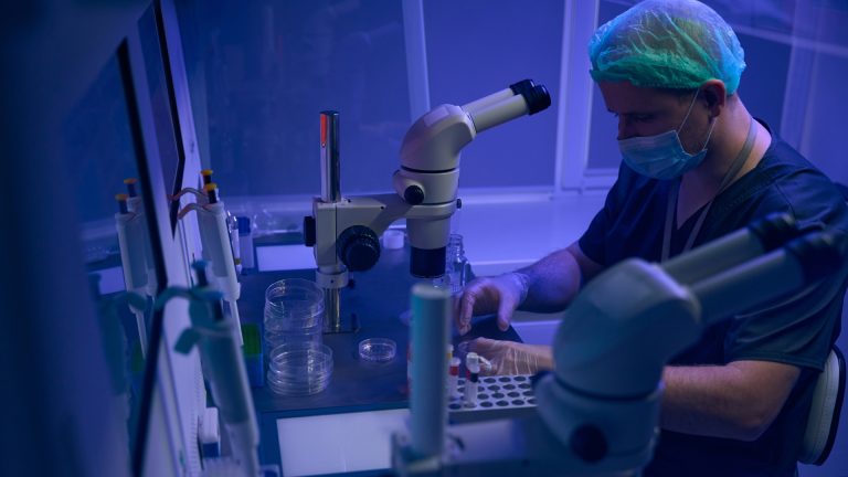 Biopsi: Teknik Medis yang Membantu Menyaring Sel-sel Abnormal - GRIN ...