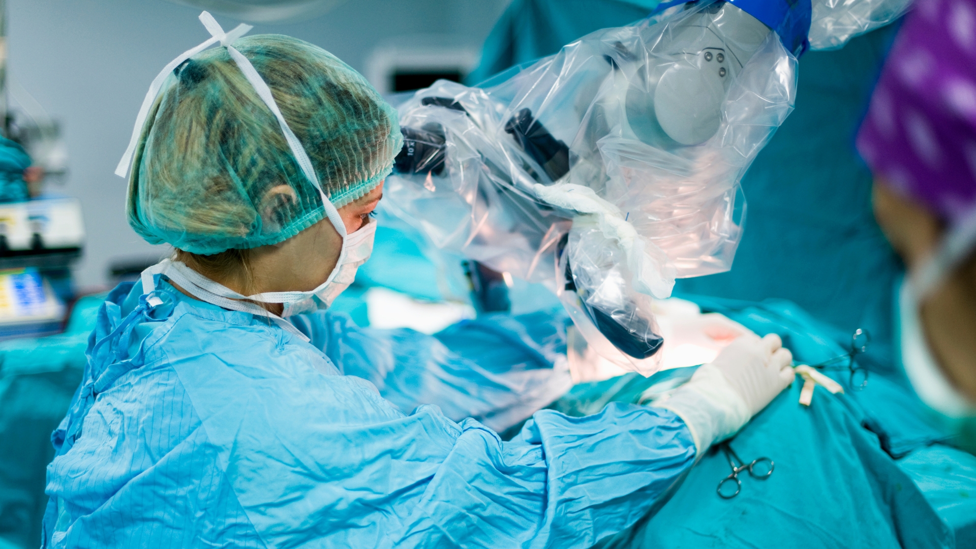 Neurosurgery Microscope: Tingkatkan Keberhasilan Bedah Otak - GRIN ...