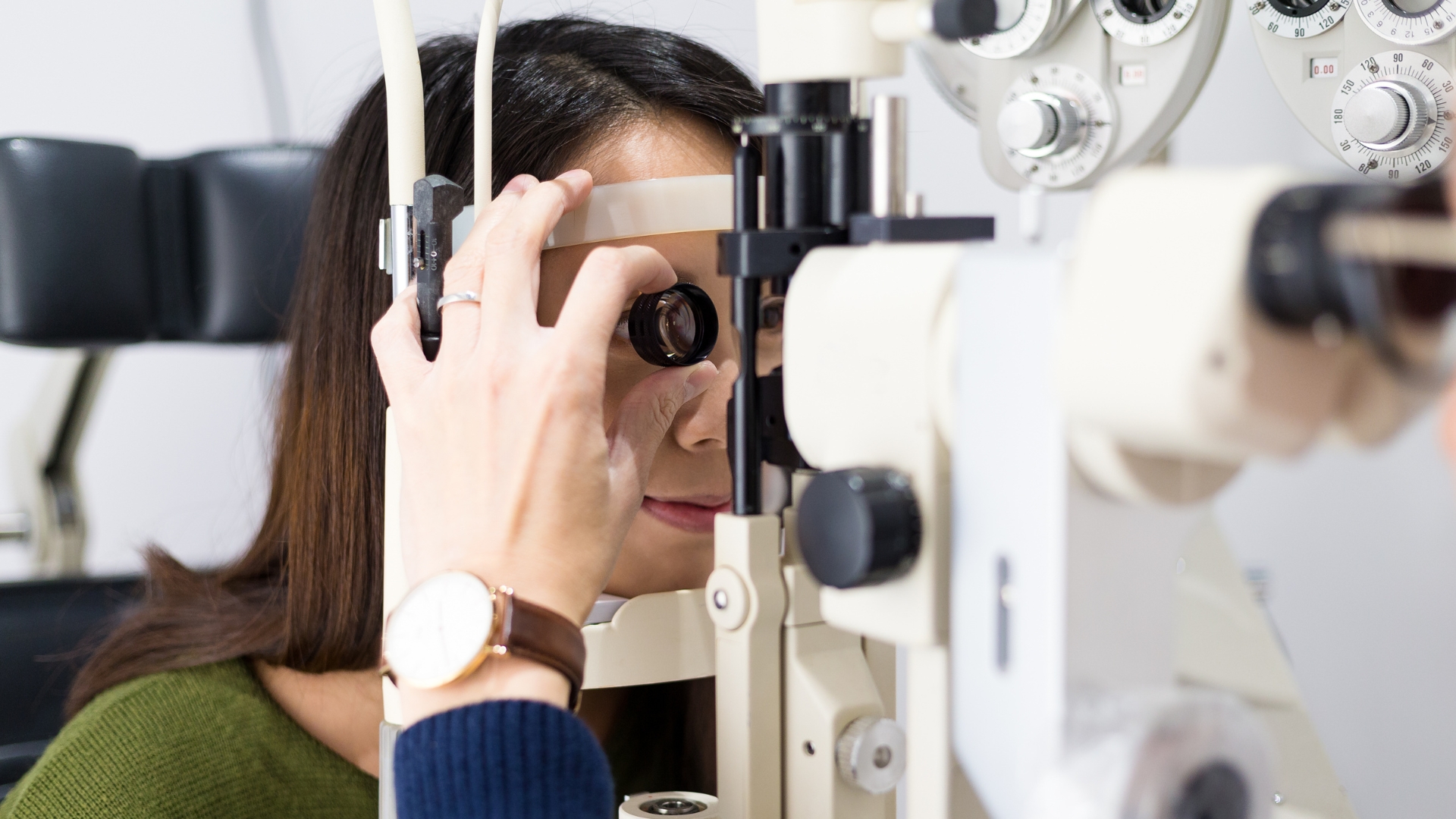 Ophthalmoscope Indirect: Alat untuk Pemeriksaan Fundus Mata - GRIN ...