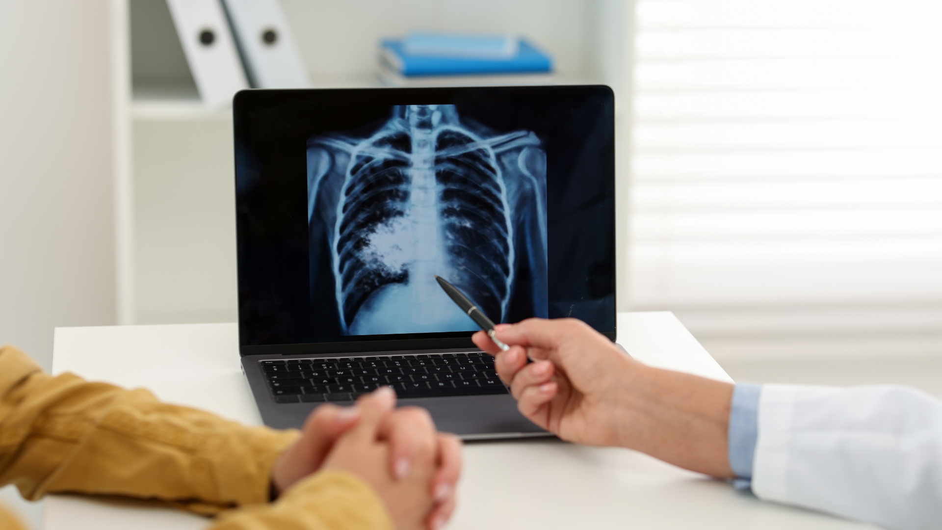 Mengenal Dokter Spesialis Paru: Ahli Kesehatan Saluran Pernapasan Anda ...